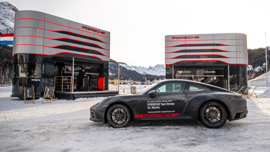 Porsche Mobile Event Unit feiert Premiere in St. Moritz