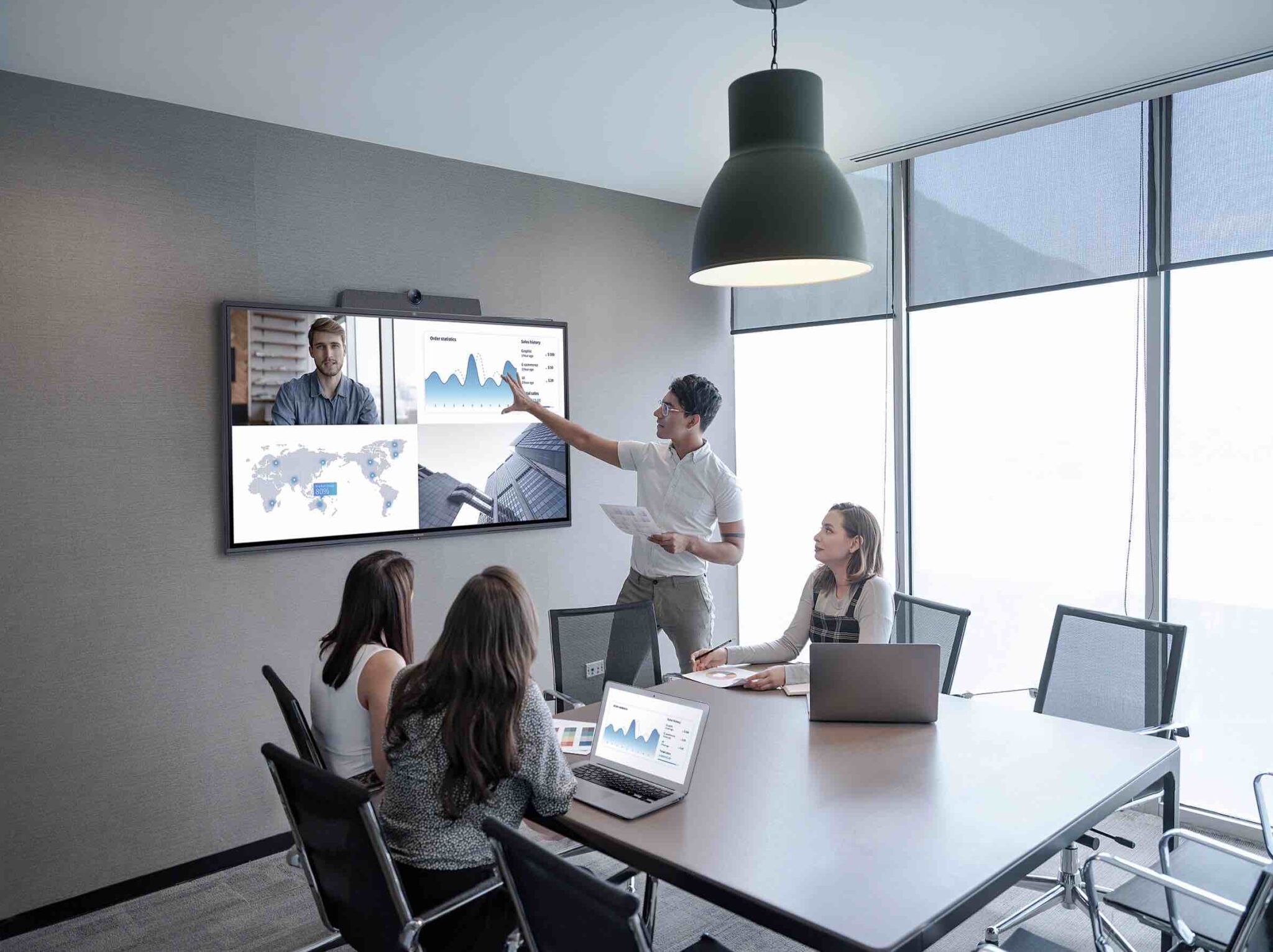 Maxhub Displays für hybride Meetings und Remote Work