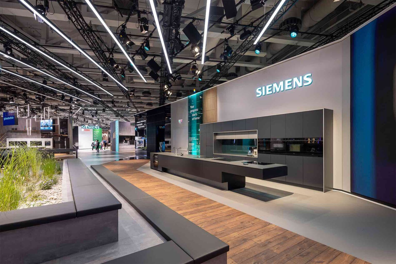 Bosch-Siemens Messestand, IFA 2022, Berlin | BlachReport | Live ...