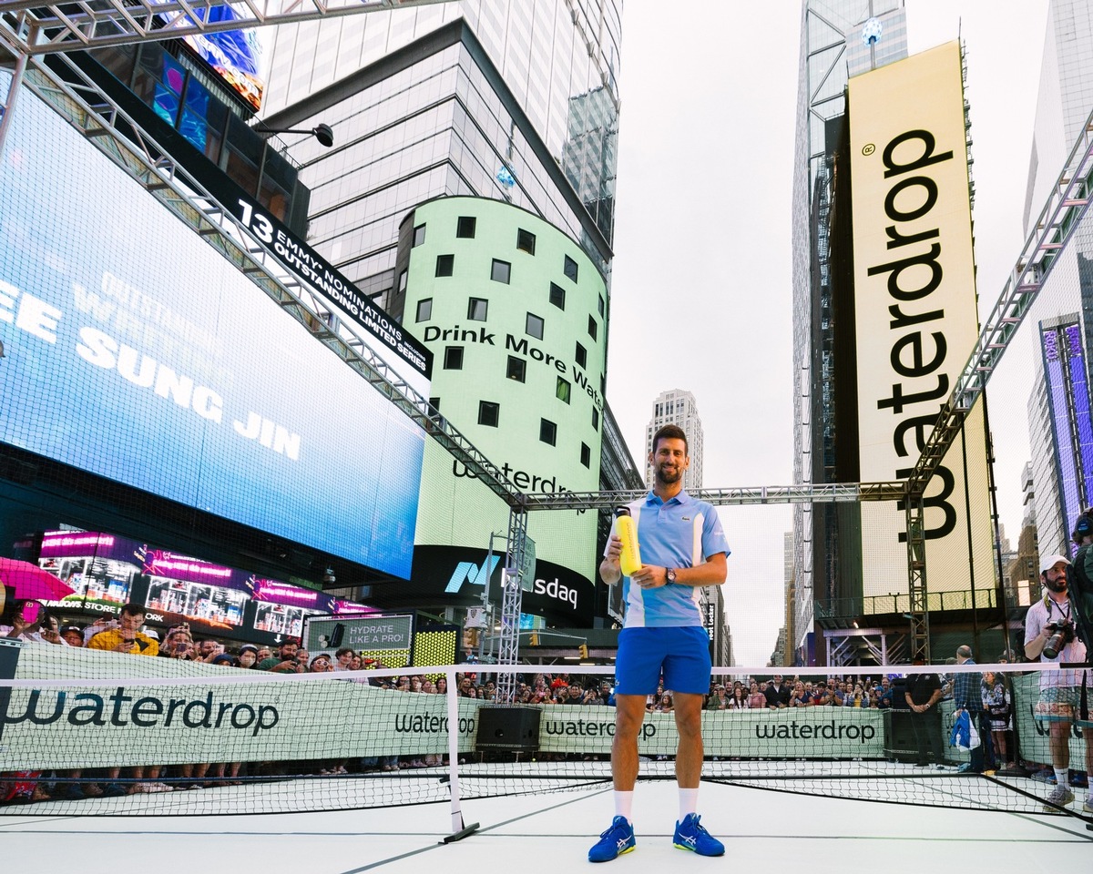 waterdrop und Novak Djokovic starten Pop-up Tennismatch